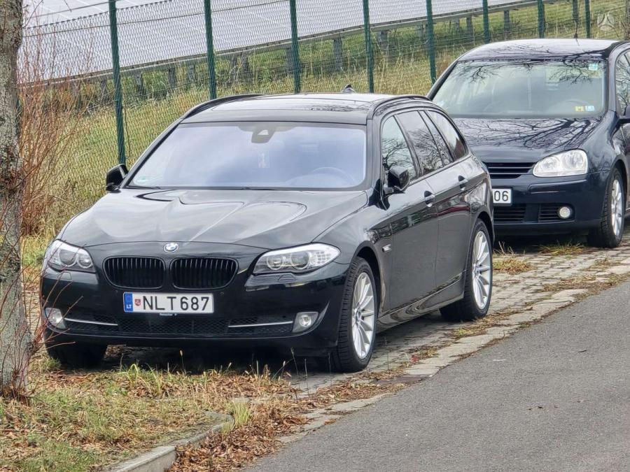 Black BMW 530 2013 in Siauliai, with an engine capacity of 2.99 L and mileage of 370 thousand km for 8000 €, photo 5 on AUTOMOTO.COM.LV