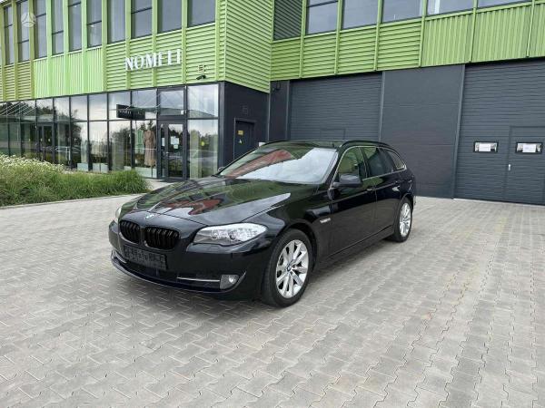 Melns BMW 530 2013 Viļņa, ar dzinēja tilpumu 2.99 L un nobraukumu 227 tūkst. km par 10300 €, foto 2 vietnē AUTOMOTO.COM.LV