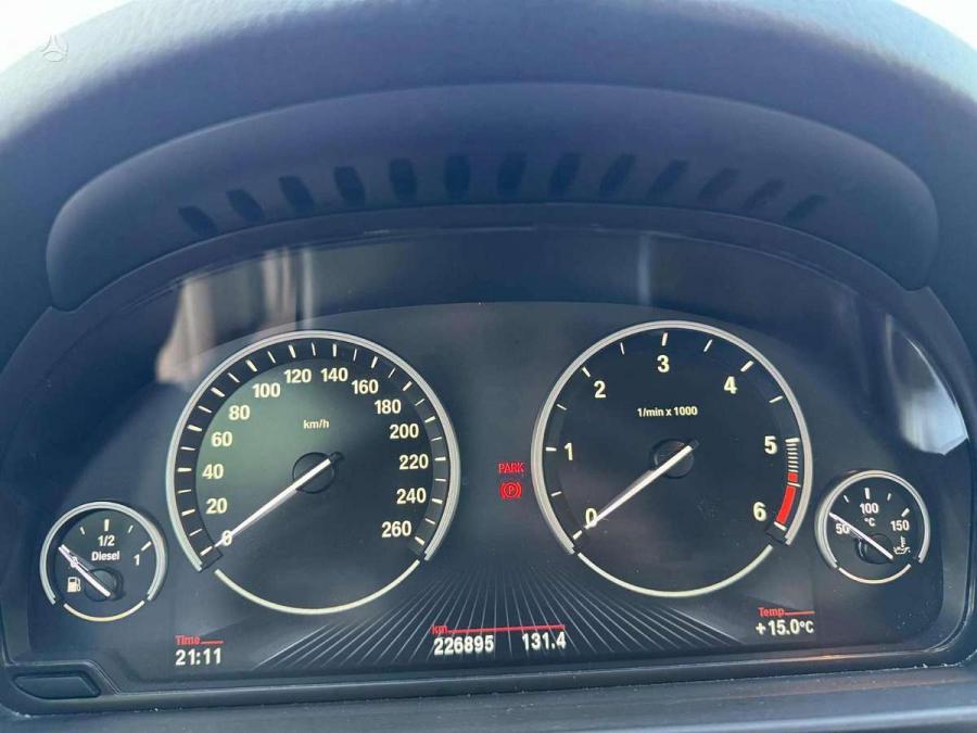 Melns BMW 530 2013 Viļņa, ar dzinēja tilpumu 2.99 L un nobraukumu 227 tūkst. km par 10300 €, foto 12 vietnē AUTOMOTO.COM.LV