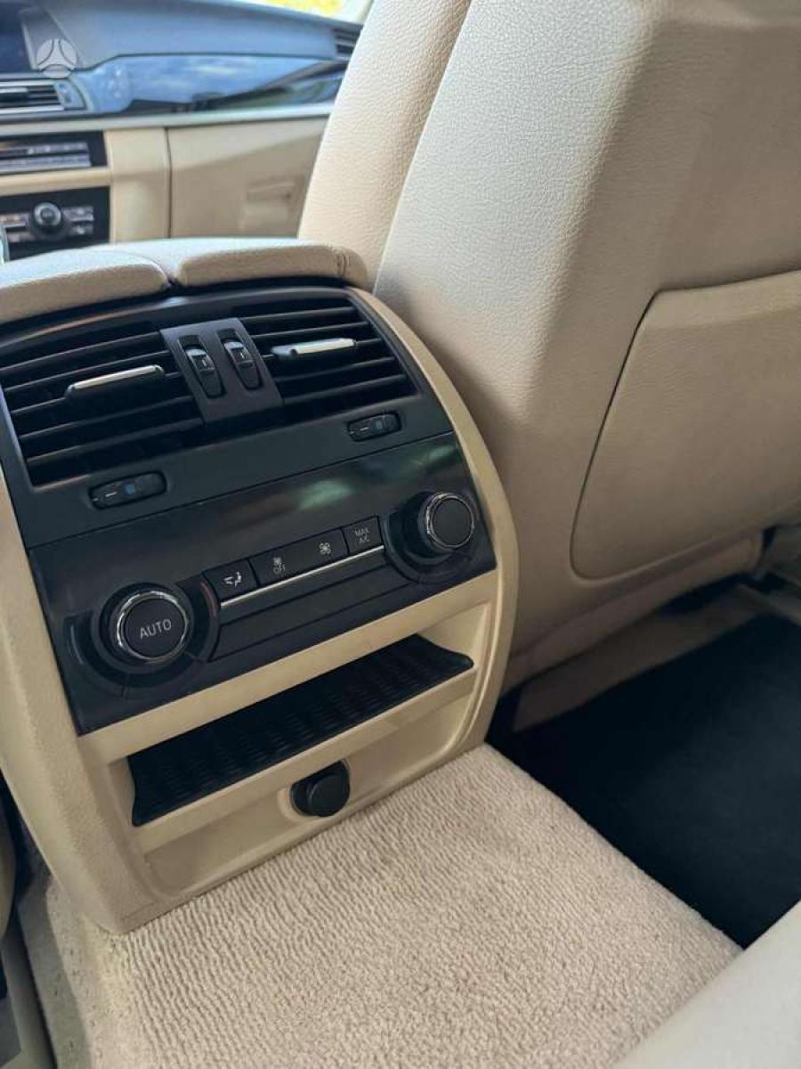 Melns BMW 530 2013 Viļņa, ar dzinēja tilpumu 2.99 L un nobraukumu 227 tūkst. km par 10300 €, foto 18 vietnē AUTOMOTO.COM.LV