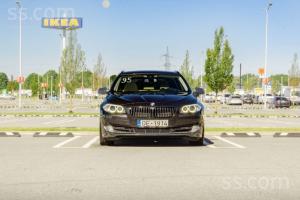 Black BMW 530 2013 in Riga, with an engine capacity of 3.00 L and mileage of 307 thousand km for 9290 €, photo 4 on AUTOMOTO.COM.LV