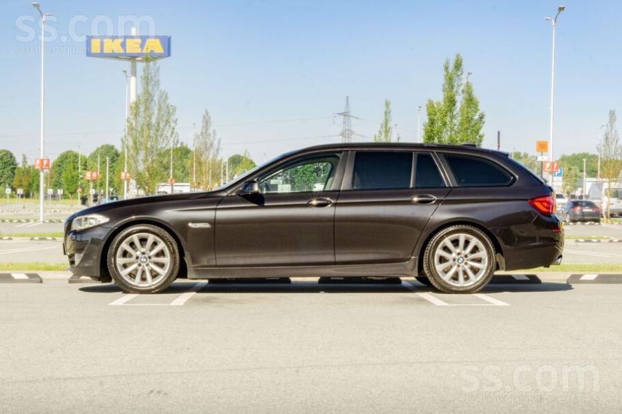 Black BMW 530 2013 in Riga, with an engine capacity of 3.00 L and mileage of 307 thousand km for 9290 €, photo 6 on AUTOMOTO.COM.LV