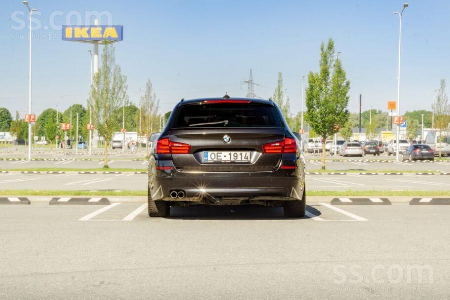 Black BMW 530 2013 in Riga, with an engine capacity of 3.00 L and mileage of 307 thousand km for 9290 €, photo 8 on AUTOMOTO.COM.LV