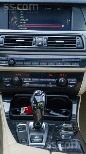 Black BMW 530 2013 in Riga, with an engine capacity of 3.00 L and mileage of 307 thousand km for 9290 €, photo 14 on AUTOMOTO.COM.LV