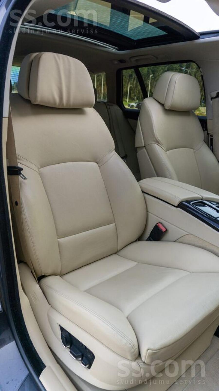 Black BMW 530 2013 in Riga, with an engine capacity of 3.00 L and mileage of 307 thousand km for 9290 €, photo 33 on AUTOMOTO.COM.LV