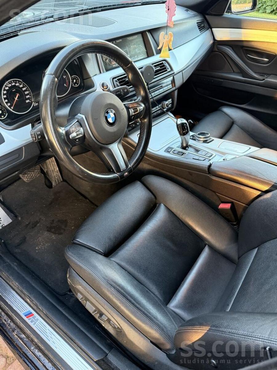 Black BMW 530 2013 in Cesis, with an engine capacity of 3.00 L and mileage of 291 thousand km for 11300 €, photo 7 on AUTOMOTO.COM.LV
