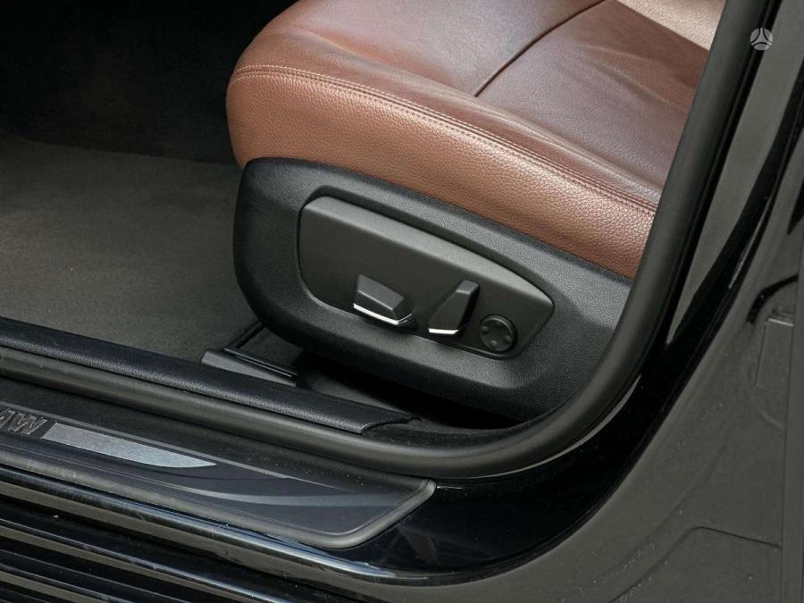 Melns BMW 530 2013 Viļņa, ar dzinēja tilpumu 2.99 L un nobraukumu 295 tūkst. km par 9690 €, foto 20 vietnē AUTOMOTO.COM.LV