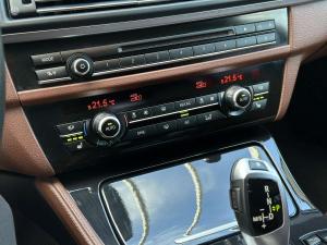 Melns BMW 530 2013 Viļņa, ar dzinēja tilpumu 2.99 L un nobraukumu 295 tūkst. km par 9690 €, foto 29 vietnē AUTOMOTO.COM.LV