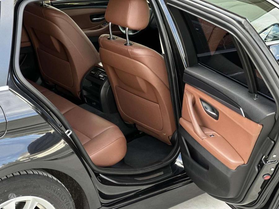 Melns BMW 530 2013 Viļņa, ar dzinēja tilpumu 2.99 L un nobraukumu 295 tūkst. km par 9690 €, foto 36 vietnē AUTOMOTO.COM.LV