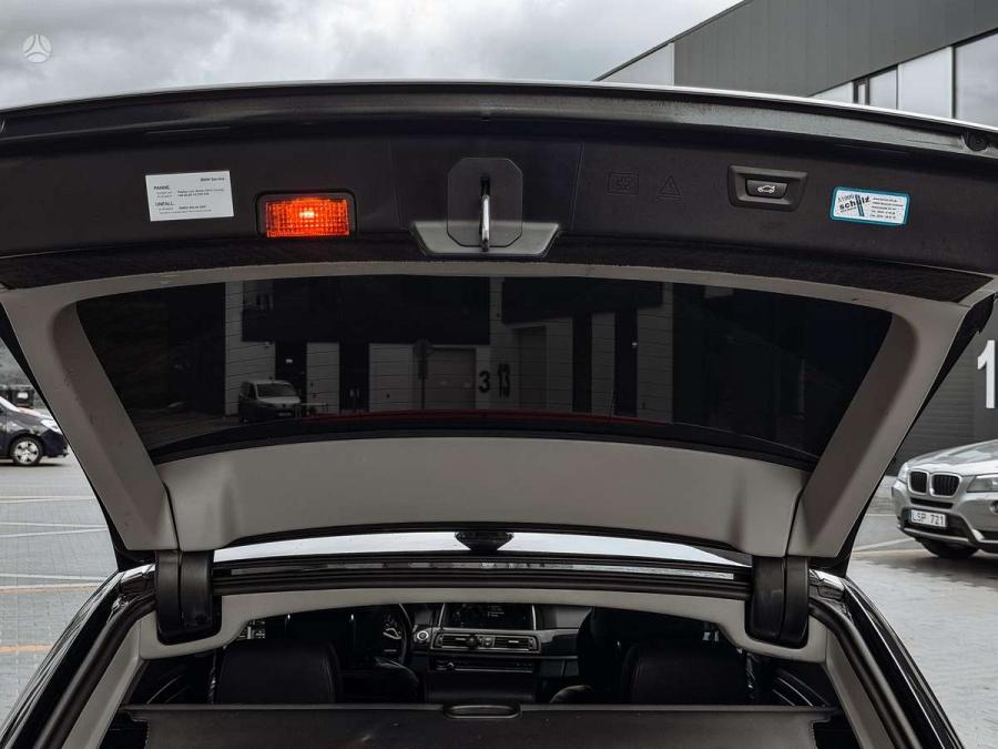 Black BMW 530 2013 in Vilnius, with an engine capacity of 2.99 L and mileage of 236 thousand km for 12500 €, photo 23 on AUTOMOTO.COM.LV