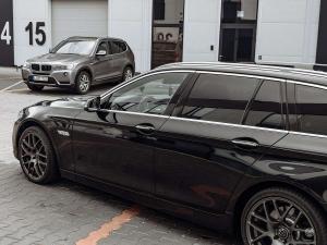 Black BMW 530 2013 in Vilnius, with an engine capacity of 2.99 L and mileage of 236 thousand km for 12500 €, photo 25 on AUTOMOTO.COM.LV