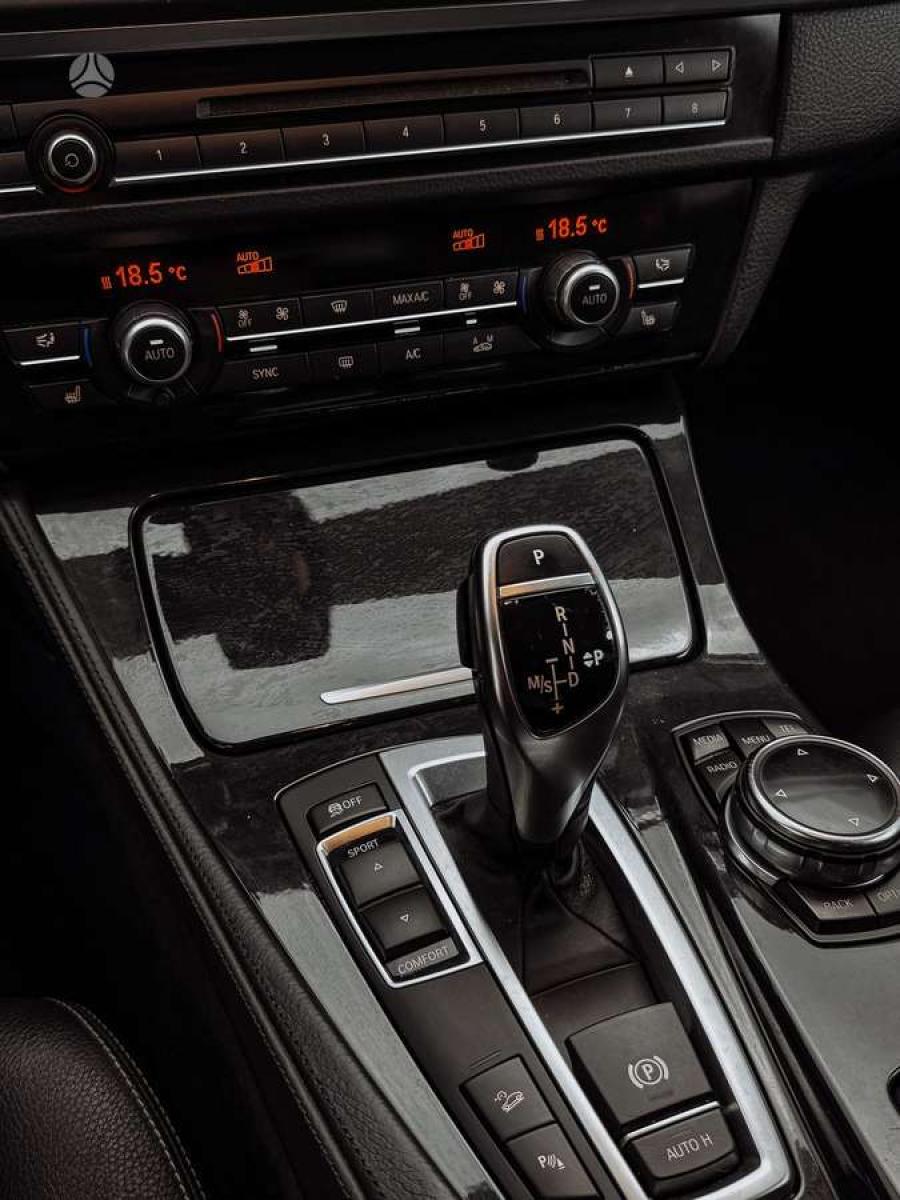 Black BMW 530 2013 in Vilnius, with an engine capacity of 2.99 L and mileage of 236 thousand km for 12500 €, photo 27 on AUTOMOTO.COM.LV