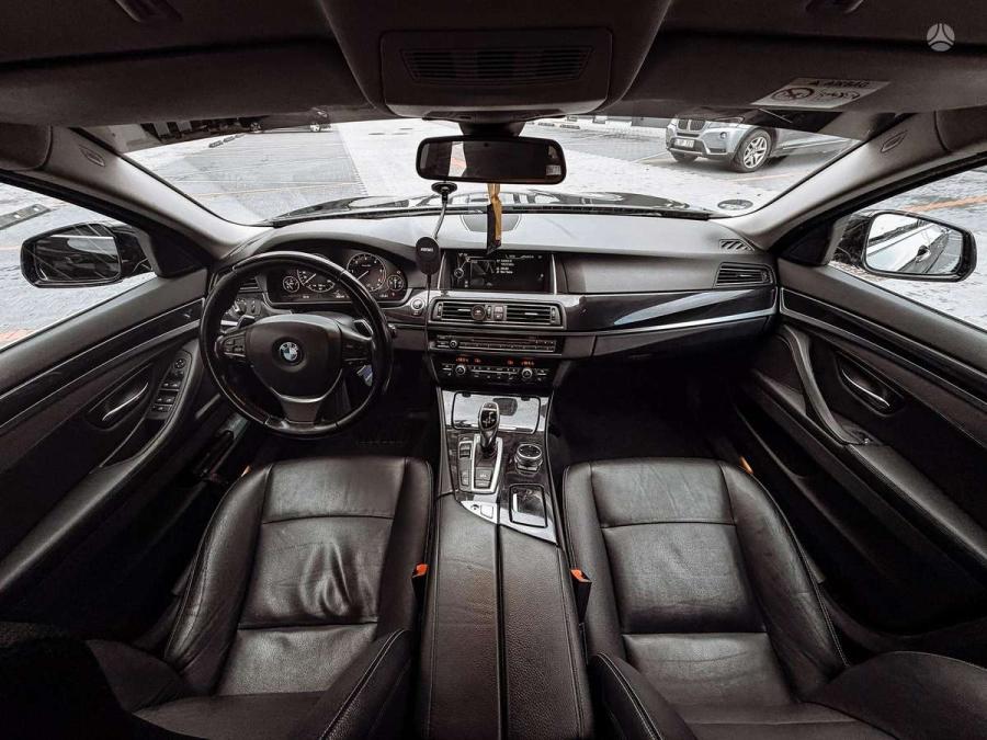 Black BMW 530 2013 in Vilnius, with an engine capacity of 2.99 L and mileage of 236 thousand km for 12500 €, photo 29 on AUTOMOTO.COM.LV