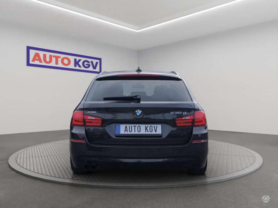 Black BMW 530 2013 in Vilnius, with an engine capacity of 3.00 L and mileage of 274 thousand km for 11499 €, photo 5 on AUTOMOTO.COM.LV