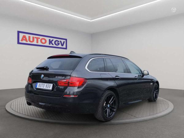 Black BMW 530 2013 in Vilnius, with an engine capacity of 3.00 L and mileage of 274 thousand km for 11499 €, photo 5 on AUTOMOTO.COM.LV