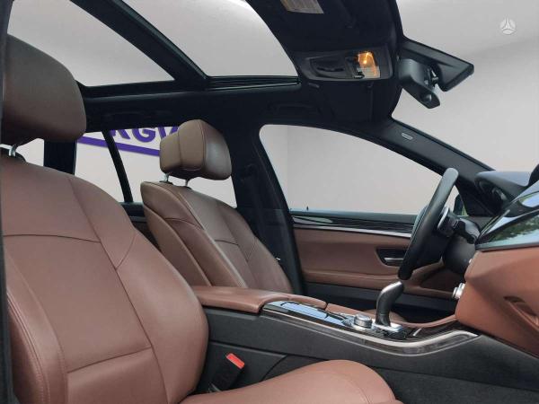 Black BMW 530 2013 in Vilnius, with an engine capacity of 3.00 L and mileage of 274 thousand km for 11499 €, photo 9 on AUTOMOTO.COM.LV