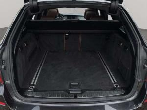 Black BMW 530 2013 in Vilnius, with an engine capacity of 3.00 L and mileage of 274 thousand km for 11499 €, photo 12 on AUTOMOTO.COM.LV