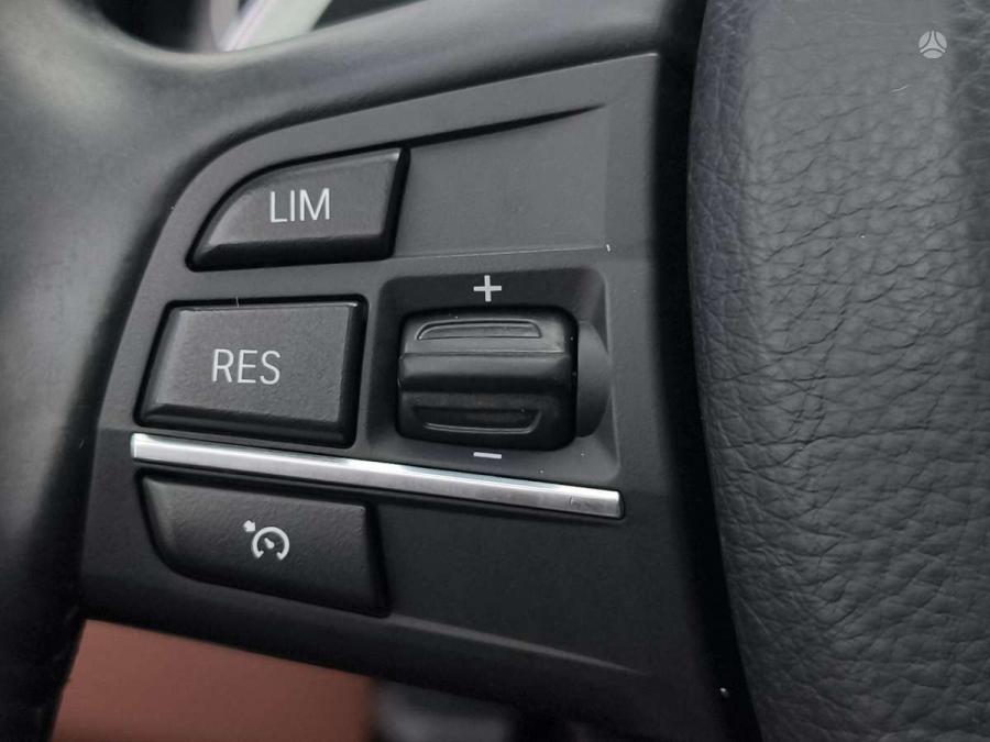 Black BMW 530 2013 in Vilnius, with an engine capacity of 3.00 L and mileage of 274 thousand km for 11499 €, photo 17 on AUTOMOTO.COM.LV