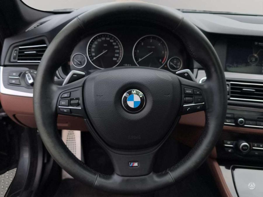 Black BMW 530 2013 in Vilnius, with an engine capacity of 3.00 L and mileage of 274 thousand km for 11499 €, photo 18 on AUTOMOTO.COM.LV