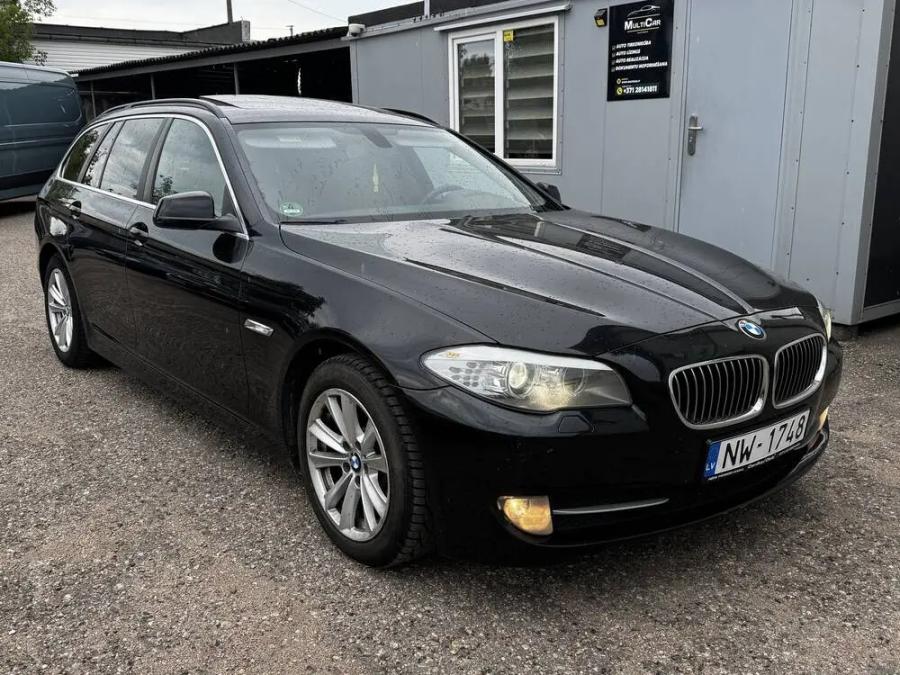 Black BMW 530 2013 in Daugavpils, with an engine capacity of 3.00 L and mileage of 268 thousand km for 6490 €, photo 1 on AUTOMOTO.COM.LV
