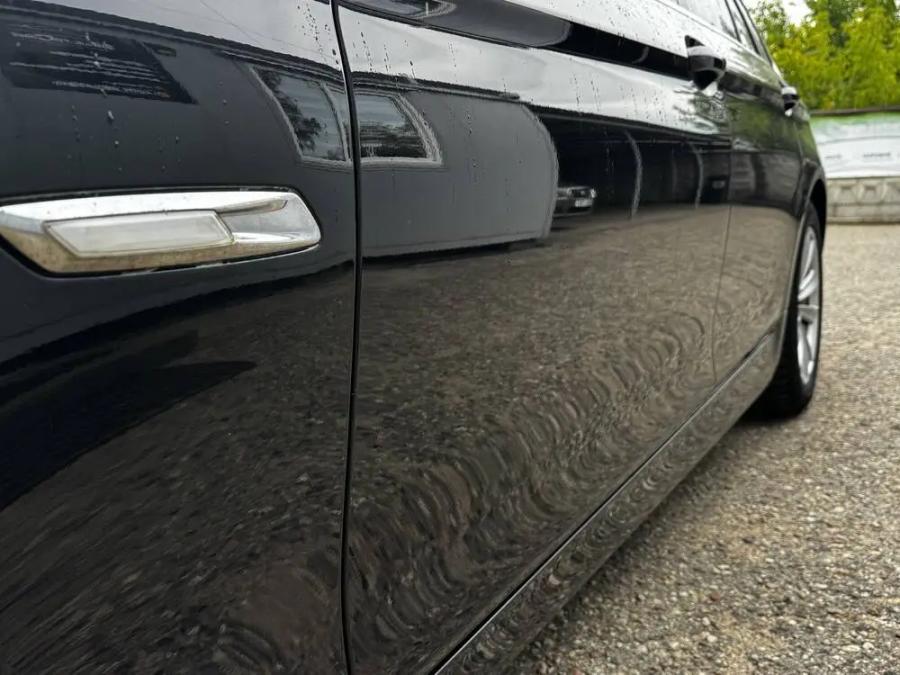 Black BMW 530 2013 in Daugavpils, with an engine capacity of 3.00 L and mileage of 268 thousand km for 6490 €, photo 12 on AUTOMOTO.COM.LV