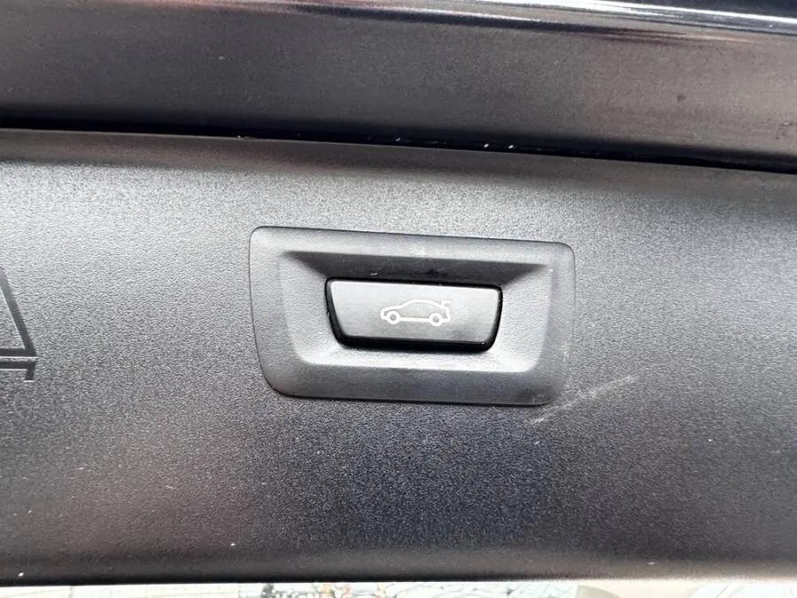 Black BMW 530 2013 in Daugavpils, with an engine capacity of 3.00 L and mileage of 268 thousand km for 6490 €, photo 26 on AUTOMOTO.COM.LV