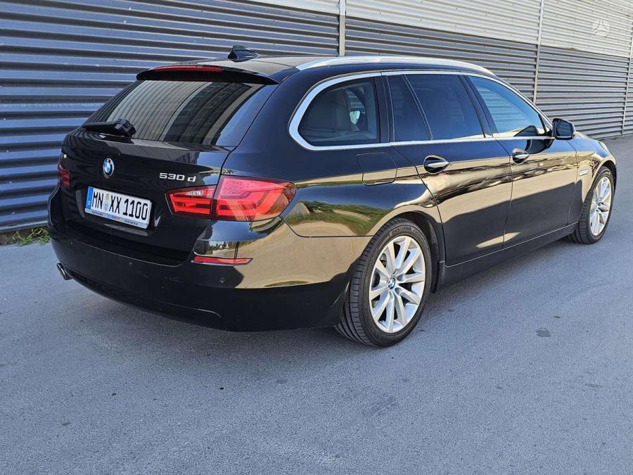 Melns BMW 530 2013 Mažeikiai, ar dzinēja tilpumu 2.99 L un nobraukumu 287 tūkst. km par 9400 €, foto 4 vietnē AUTOMOTO.COM.LV