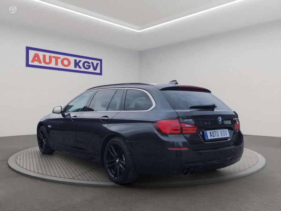 Black BMW 530 2013 in Vilnius, with an engine capacity of 3.00 L and mileage of 274 thousand km for 11499 €, photo 4 on AUTOMOTO.COM.LV