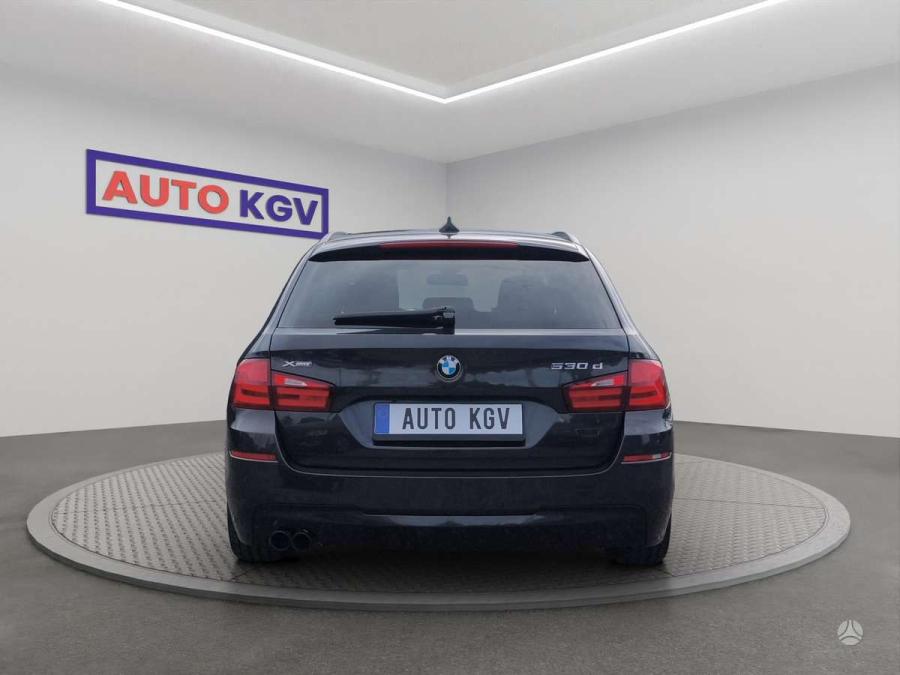 Black BMW 530 2013 in Vilnius, with an engine capacity of 3.00 L and mileage of 274 thousand km for 11499 €, photo 5 on AUTOMOTO.COM.LV