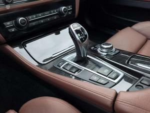 Black BMW 530 2013 in Vilnius, with an engine capacity of 3.00 L and mileage of 274 thousand km for 11499 €, photo 19 on AUTOMOTO.COM.LV