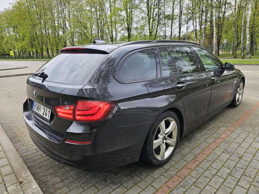 Black BMW 530 2013 in Kaunas, with an engine capacity of 2.99 L and mileage of 415 thousand km for 8999 €, photo 5 on AUTOMOTO.COM.LV
