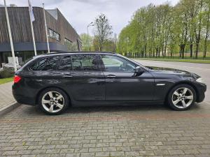Black BMW 530 2013 in Kaunas, with an engine capacity of 2.99 L and mileage of 415 thousand km for 8999 €, photo 6 on AUTOMOTO.COM.LV