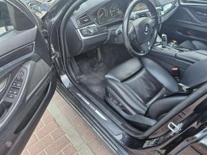 Black BMW 530 2013 in Kaunas, with an engine capacity of 2.99 L and mileage of 415 thousand km for 8999 €, photo 16 on AUTOMOTO.COM.LV