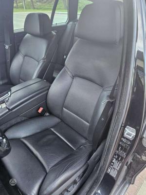 Black BMW 530 2013 in Kaunas, with an engine capacity of 2.99 L and mileage of 415 thousand km for 8999 €, photo 17 on AUTOMOTO.COM.LV