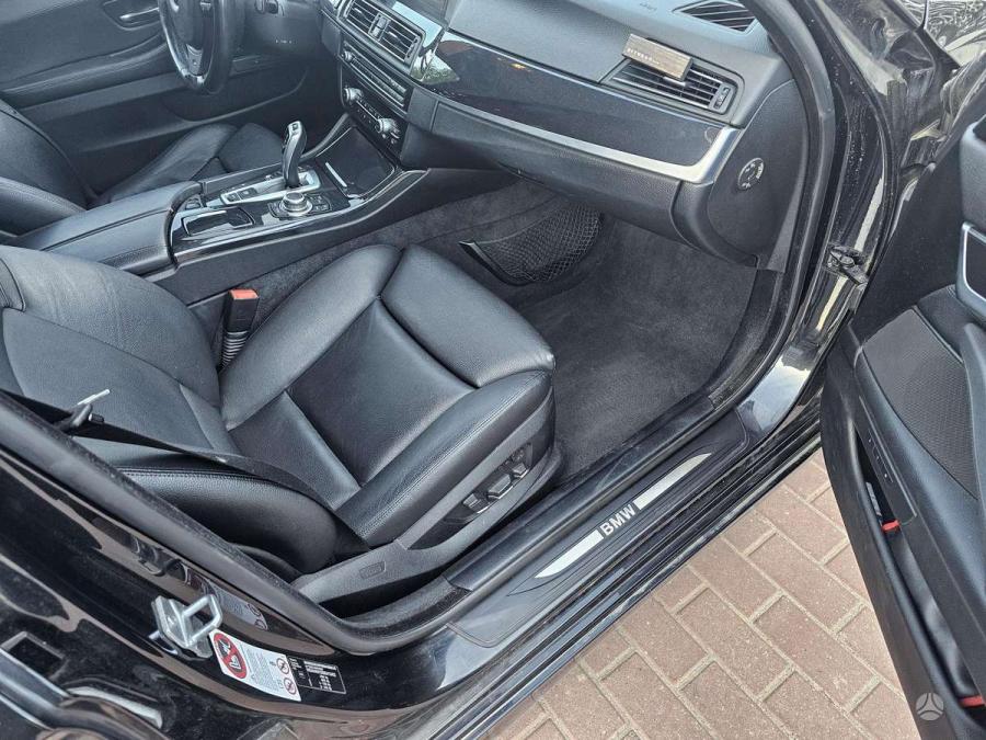 Black BMW 530 2013 in Kaunas, with an engine capacity of 2.99 L and mileage of 415 thousand km for 8999 €, photo 19 on AUTOMOTO.COM.LV