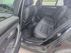 Black BMW 530 2013 in Kaunas, with an engine capacity of 2.99 L and mileage of 415 thousand km for 8999 €, photo 22 on AUTOMOTO.COM.LV