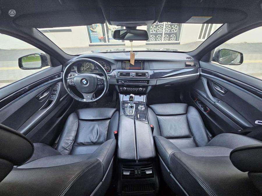 Black BMW 530 2013 in Kaunas, with an engine capacity of 2.99 L and mileage of 415 thousand km for 8999 €, photo 24 on AUTOMOTO.COM.LV