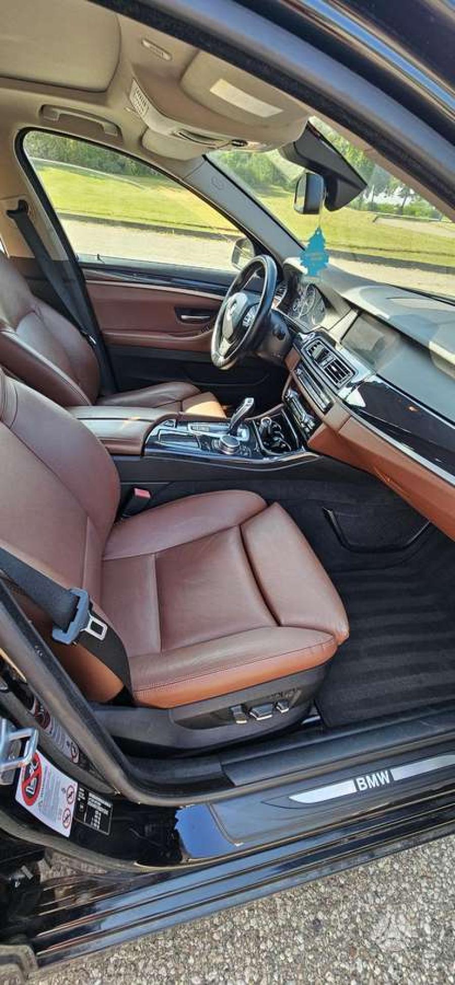 Black BMW 530 2013 in Vilnius, with an engine capacity of 2.99 L and mileage of 261 thousand km for 9090 €, photo 16 on AUTOMOTO.COM.LV