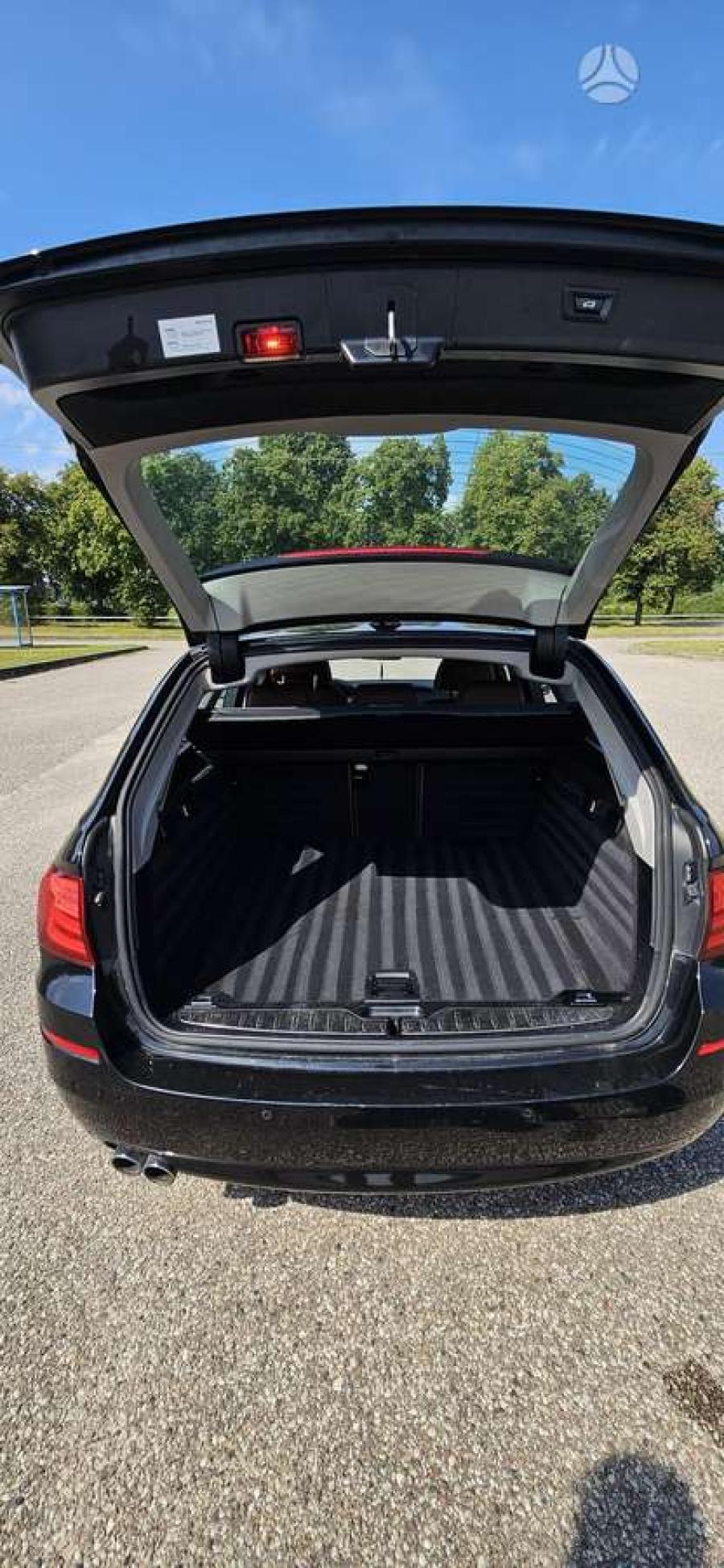 Black BMW 530 2013 in Vilnius, with an engine capacity of 2.99 L and mileage of 261 thousand km for 9090 €, photo 21 on AUTOMOTO.COM.LV