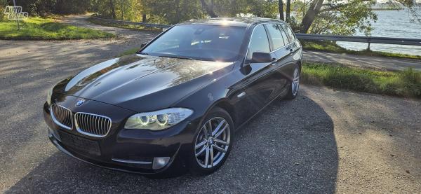 BMW 530 2013 in Vilnius on AUTOMOTO.COM.LV Black BMW 530 2013 in Vilnius, with an engine capacity of 3.00 L and mileage of 261 thousand km for 9790 €, photo 4 on AUTOMOTO.COM.LV