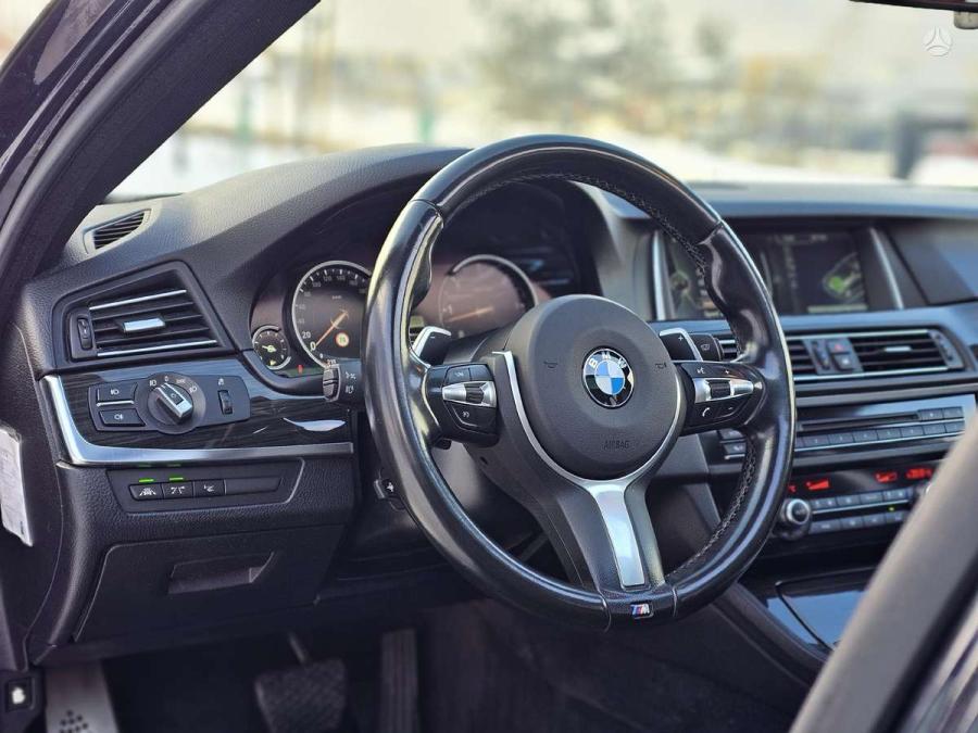 Melns BMW 530 2014 Viļņa, ar dzinēja tilpumu 2.99 L un nobraukumu 243 tūkst. km par 11450 €, foto 29 vietnē AUTOMOTO.COM.LV