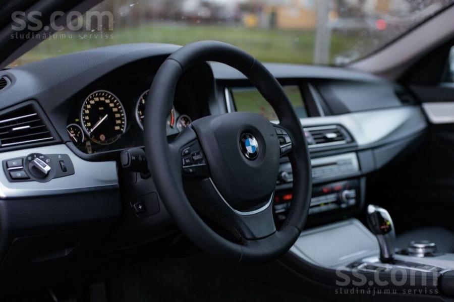 Black BMW 530 2014 in Riga, with an engine capacity of 3.00 L and mileage of 269 thousand km for 14990 €, photo 12 on AUTOMOTO.COM.LV