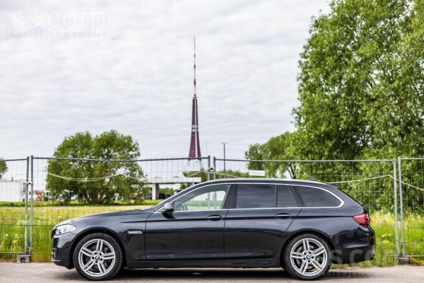 Black BMW 530 2014 in Riga, with an engine capacity of 3.00 L and mileage of 236 thousand km for 12990 €, photo 4 on AUTOMOTO.COM.LV