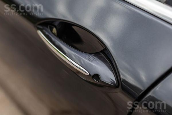 Black BMW 530 2014 in Riga, with an engine capacity of 3.00 L and mileage of 236 thousand km for 12990 €, photo 10 on AUTOMOTO.COM.LV