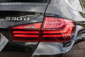 Melns BMW 530 2014 Rīga, ar dzinēja tilpumu 3.00 L un nobraukumu 236 tūkst. km par 12990 €, foto 32 vietnē AUTOMOTO.COM.LV