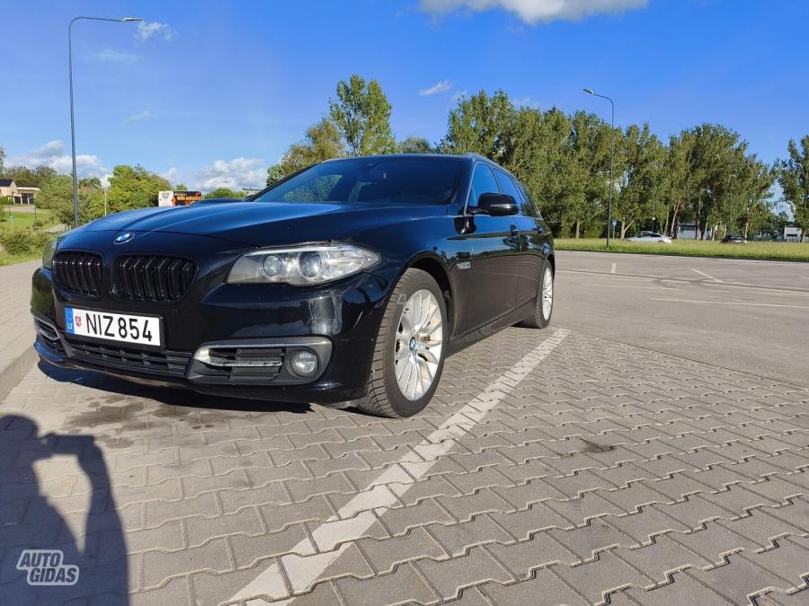 Black BMW 530 2014 in Siauliai, with an engine capacity of 3.00 L and mileage of 301 thousand km for 11800 €, photo 4 on AUTOMOTO.COM.LV