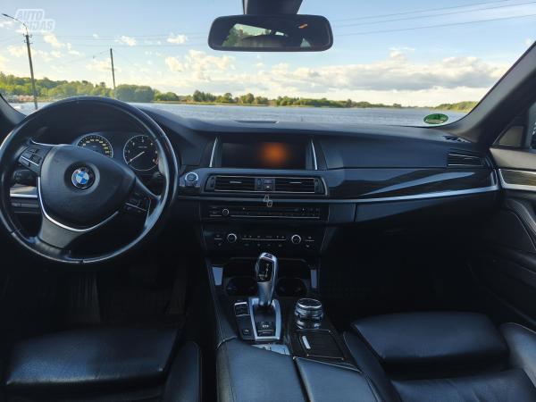 Black BMW 530 2014 in Siauliai, with an engine capacity of 3.00 L and mileage of 301 thousand km for 11800 €, photo 7 on AUTOMOTO.COM.LV