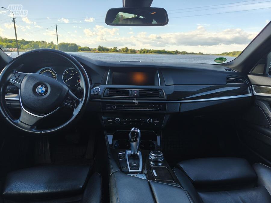 Black BMW 530 2014 in Siauliai, with an engine capacity of 3.00 L and mileage of 301 thousand km for 11800 €, photo 8 on AUTOMOTO.COM.LV