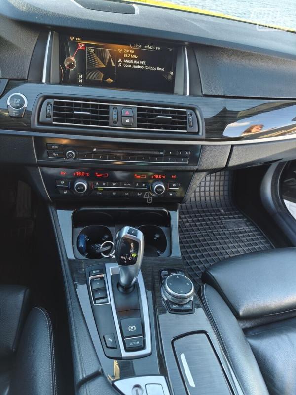 Black BMW 530 2014 in Siauliai, with an engine capacity of 3.00 L and mileage of 301 thousand km for 11800 €, photo 8 on AUTOMOTO.COM.LV