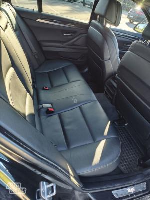 Black BMW 530 2014 in Siauliai, with an engine capacity of 3.00 L and mileage of 301 thousand km for 11800 €, photo 12 on AUTOMOTO.COM.LV